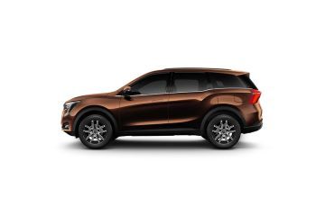 Mahindra XUV700 AX7L Ebony Edition 7Str AT - On Road Price, RTO ...